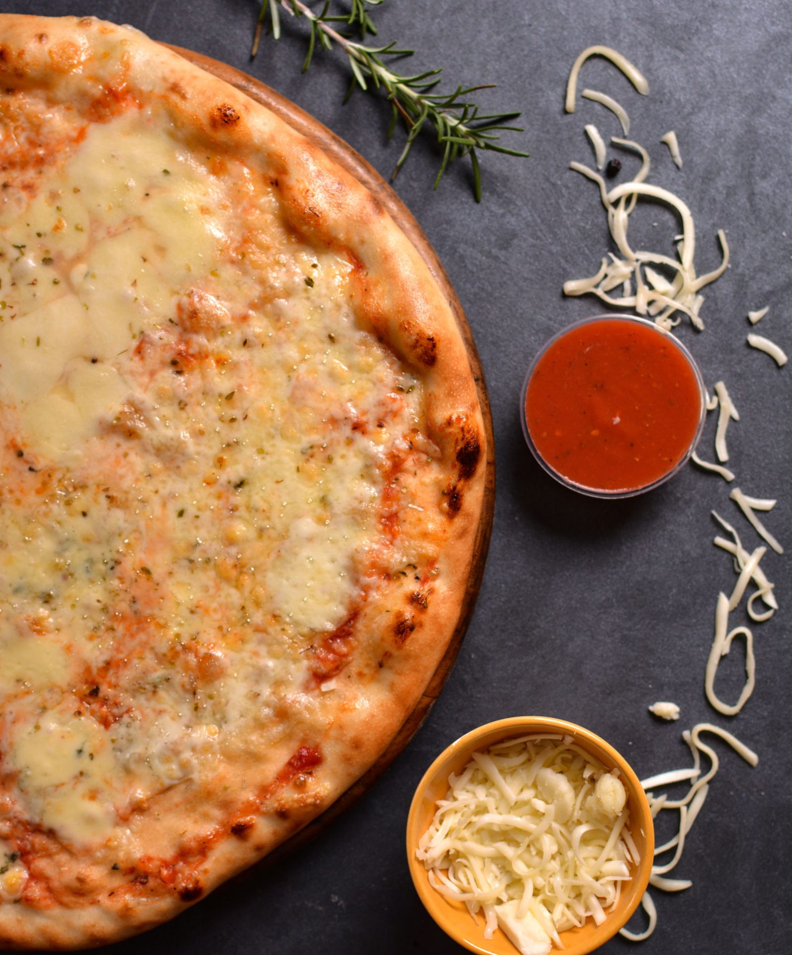 PIZZA 4 KINDS OF CHEESE - Via Gusto - Pizza, Gyros, Burger, Fast Food